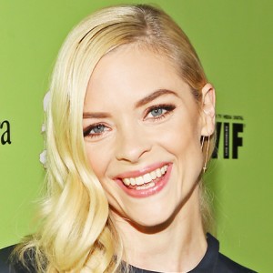 Jaime King Has Some Hard-Hitting Truths About Depp/Heard Divorce - ZergNet