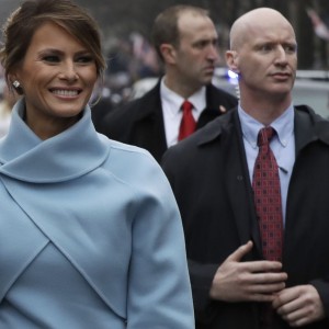 Did a Secret Service Agent Wear a Fake Hand to Inauguration? - ZergNet