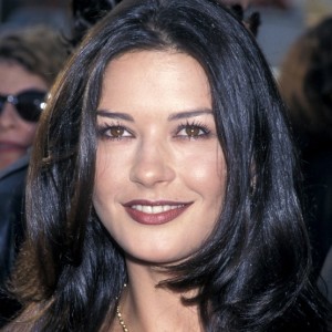 A Look At Catherine Zeta Jones Signature Hair And Makeup Zergnet