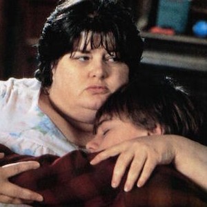 Leonardo DiCaprio Pays Tribute to 'Gilbert Grape' Screen Mom - ZergNet