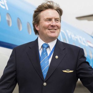 Dutch King Reveals His Secret Life as an Airline Pilot - ZergNet