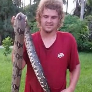 Family Finds 6-Foot Snake in Their Attic - ZergNet
