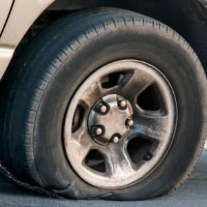 Early Warning Signs of Tire Failure You Shouldn't Ignore - ZergNet