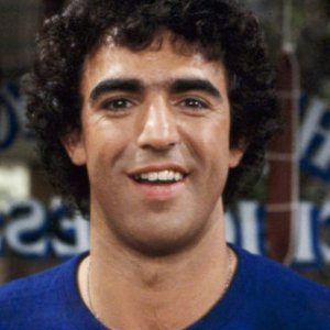 'Cheers' Star Jay Thomas Dead at 69 - ZergNet