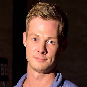 'Pretty Little Liars' Star Brandon Jones Sentenced to Jail - ZergNet