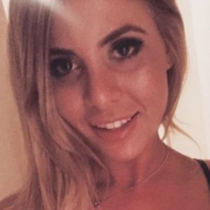 Australian Model Believed to Have Died in Fiery Car Wreck - ZergNet