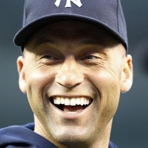 Jeter Fakes Out The Runner - ZergNet