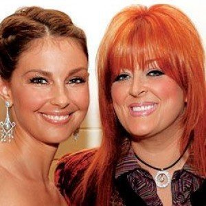 The Sad History of The Judd Family - ZergNet