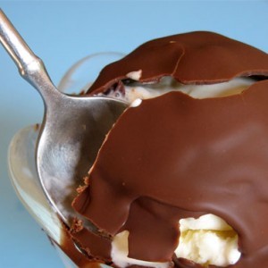 How To Make Your Own Chocolate Shell With Just Two Ingredients - ZergNet