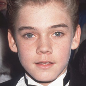 The Most Famous Stars of the '80s: Then and Now - ZergNet