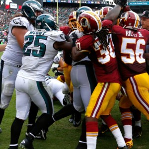 12 Memorable NFL Fights and Brawls - ZergNet