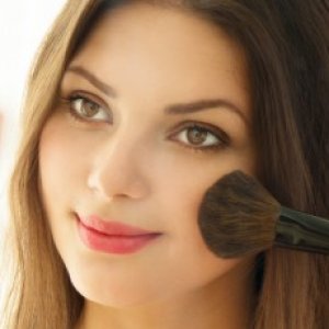 Makeup Mistakes That Age You Zergnet