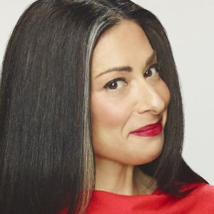 The Untold Truth of Stacy London - ZergNet