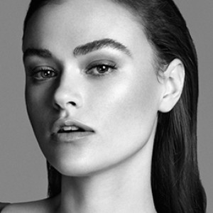 Calvin Klein’s Size 10 Model Speaks Out - ZergNet