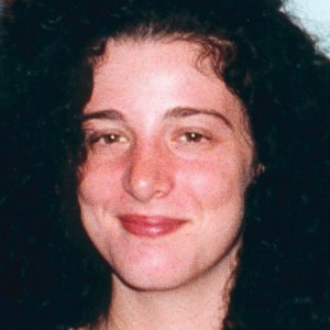 Bizarre Details From the Chandra Levy Murder Case - ZergNet