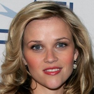 Real-Life Celeb Couples Who Were in the Most Awkward Love Scenes - ZergNet