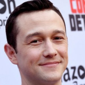 Why Joseph Gordon-Levitt is Never Getting His Robin Movie - ZergNet