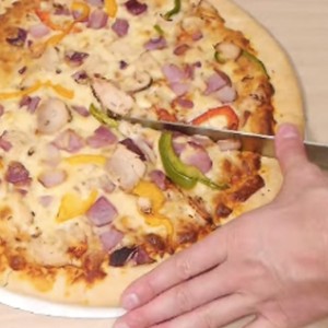 The Pizza Trick That Guarantees You More Pie - ZergNet