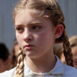 What Happened to the Girl Who Played Prim in 'The Hunger Games'? - ZergNet