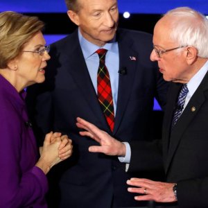Audio From Tense Warren-Sanders Exchange Released - ZergNet