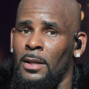A Sad Truth About R. Kelly We Need To Pay Attention To - ZergNet
