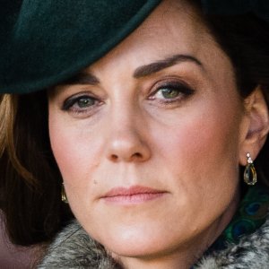 Kate Middleton Reportedly Taking Royal Split 'Badly' - ZergNet