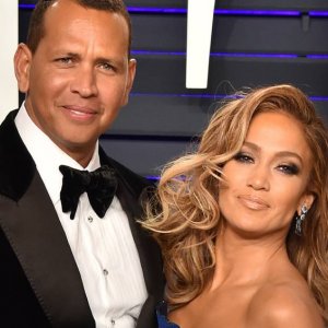 Why J Lo Is 'Heartbroken' Over Her Wedding With Alex Rodriguez - ZergNet
