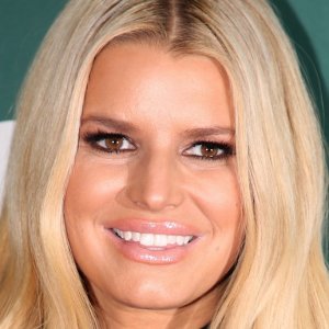 The Secret Behind Jessica Simpson's Weight Loss Transformation - ZergNet