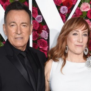 Strange Things About Bruce Springsteen's Marriage - ZergNet
