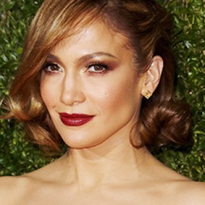 J.Lo Debuts Gorgeous New Look at the Tony Awards - ZergNet