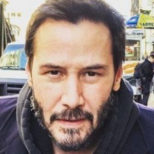 The Sad Yet Inspiring Story of Keanu Reeves' Life - ZergNet