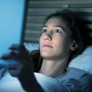 How To Stop Gadget Blue Light From Disturbing Your Sleep - ZergNet