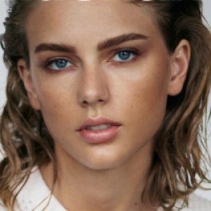 Taylor Swift Looks Unrecognizable With Bold Brows - ZergNet