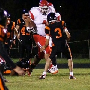 400-Pound High School Running Back Is Virtually Un-Tackle-Able - ZergNet