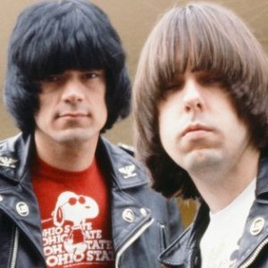 The Tragic Deaths Of The Ramones - ZergNet