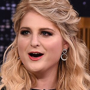 Awkward Celeb Bloopers That Happened During Live Performances - ZergNet