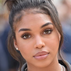 What The World May Not Know About Steve Harvey's Daughters - ZergNet