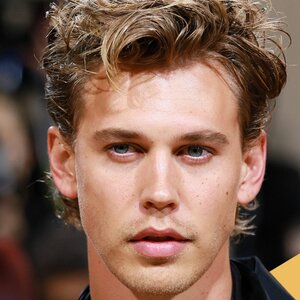 What You Need To Know About Austin Butler's Iconic Elvis Voice - ZergNet