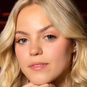 Renée Rapp's Insane Talent Is Gaining Tons Of Attention - ZergNet