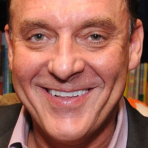 Natural Born Killers Star Tom Sizemore Tragically Dies At 61 - ZergNet