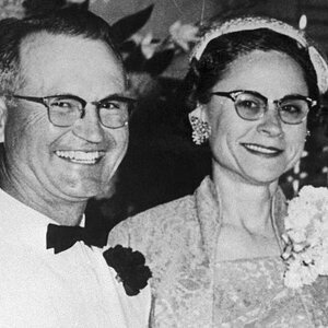 The Real Story Behind The In Cold Blood Murders - ZergNet