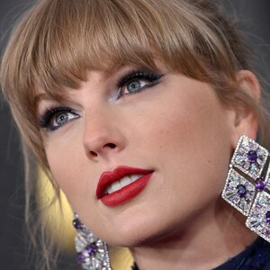 Arizona Mayor Reveals Town Name Change For Taylor Swift's Tour - ZergNet