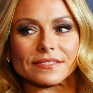 Kelly Ripa Has A Shady Side Nobody Wants To Mention - ZergNet