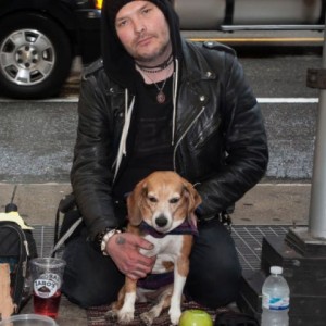 How a New York City Panhandler Makes Big Bucks Every Hour - ZergNet