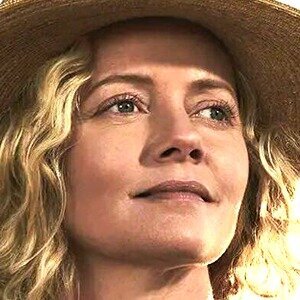 This Is Probably Why Emma Dutton From 1923 Looks So Familiar - ZergNet