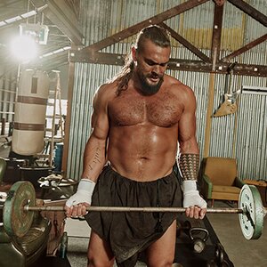 Jason Momoa Bares It All For Inside Look At Home Gym & Fridge - ZergNet