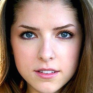 The Truly Breath-Taking Transformation Of Anna Kendrick - ZergNet