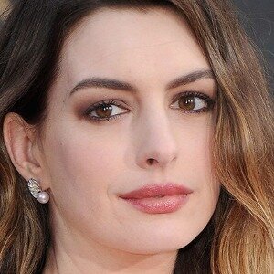 This Role Did Serious Damage To Anne Hathaway's Body - ZergNet