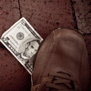 3 Everyday Things That Cost Too Much Money in the Long Run - ZergNet